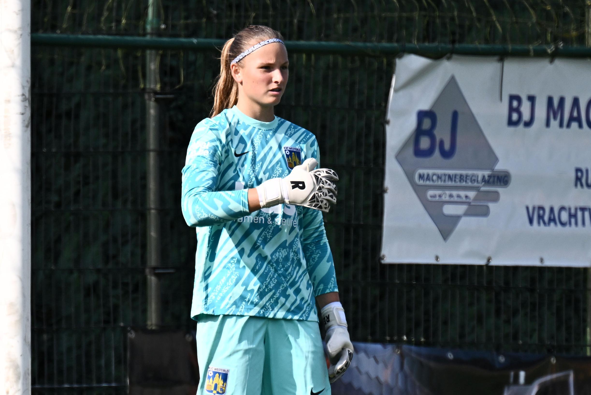 Vorig jaar keepte ze nog bij de jongens van Westerlo, nu is Alyssa Van ...