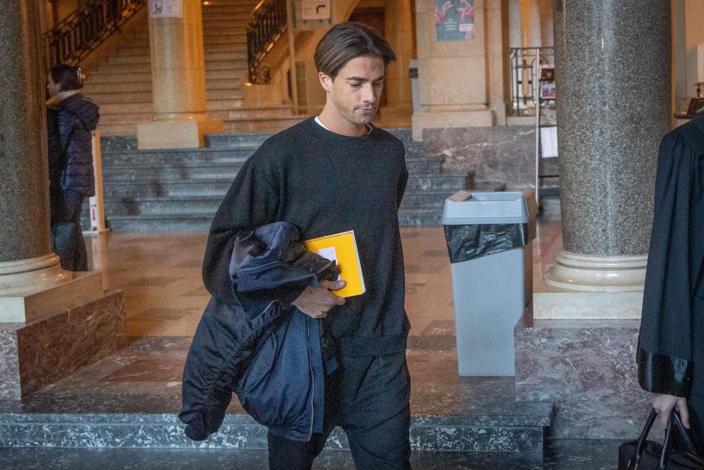 Slachtoffer van influencer Nicolas Caeyers reageert: “Vreselijk om te ...