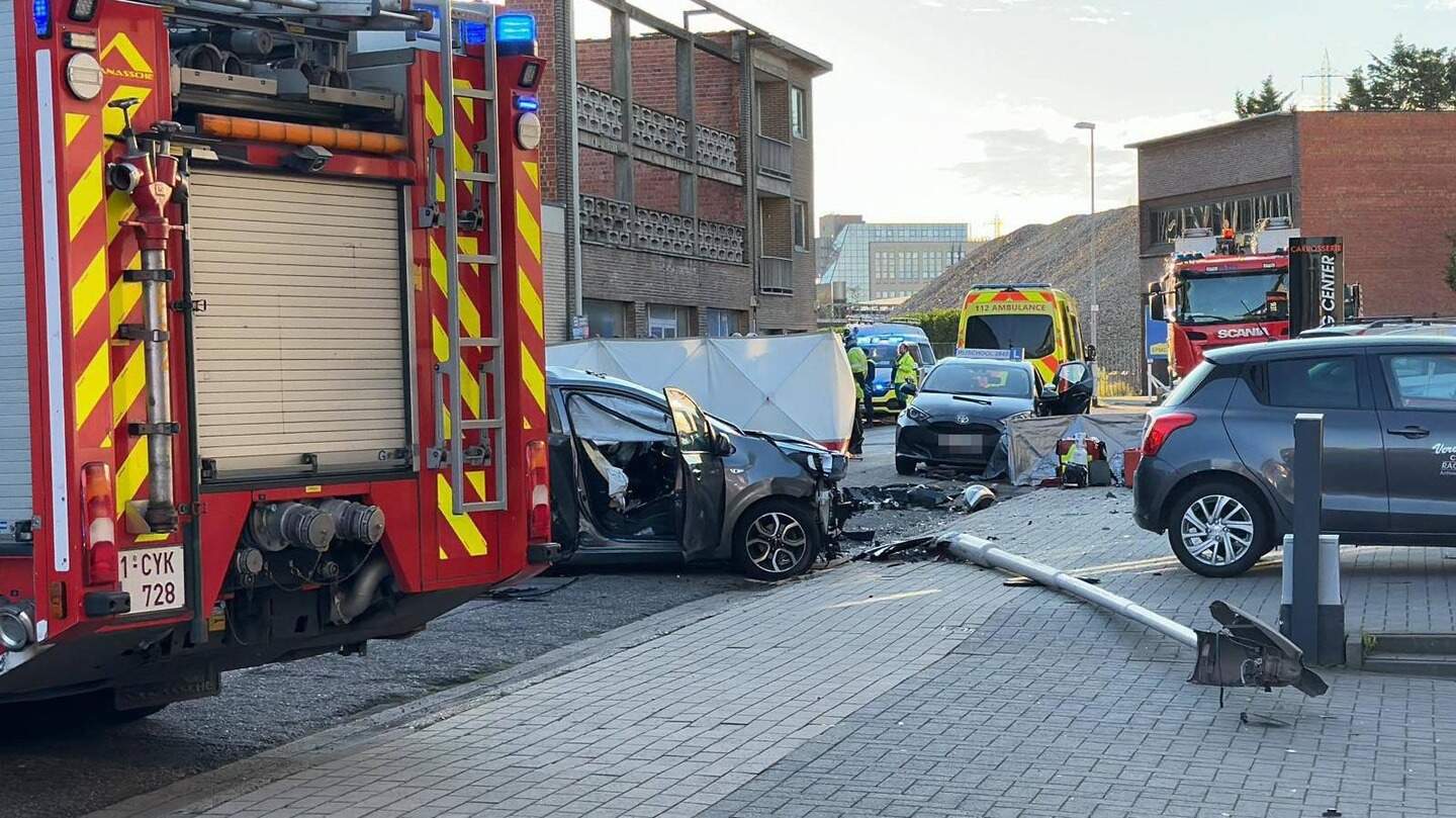 Enkelband, rijverbod en zware boete voor dronken Antwerpsupporter die ...
