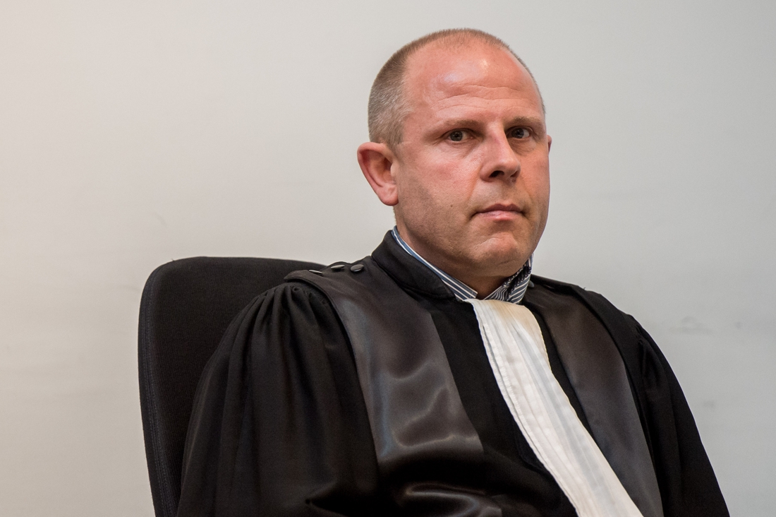 Fraudejager Peter Van Calster van Antwerps parket op de valreep weer ...