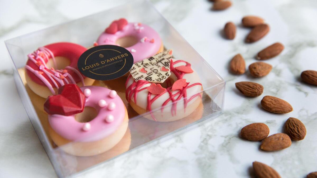 Marsepeinen liefdesdonuts en een maatpakmobiel: de valentijntips van ...