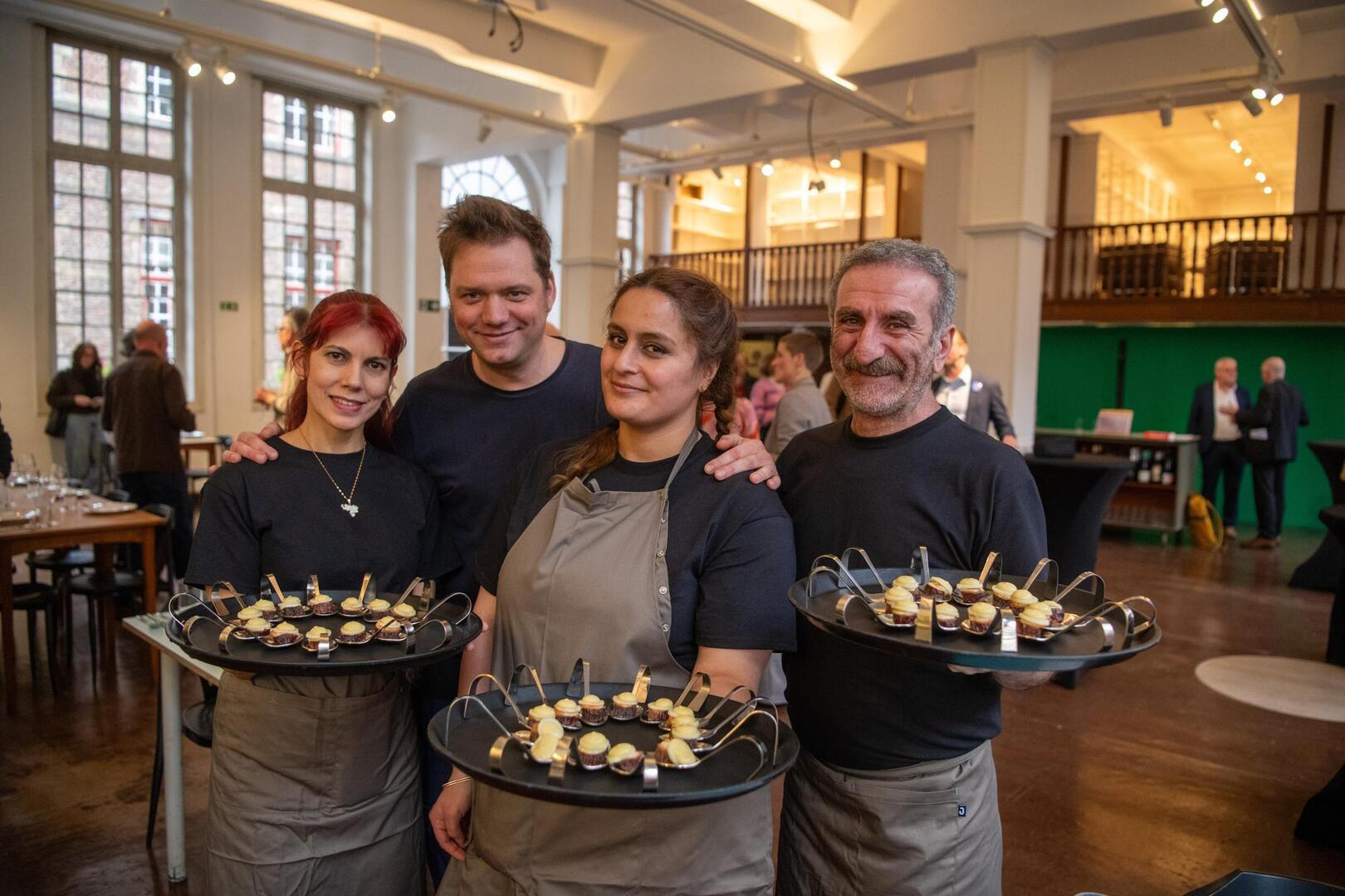 Bekende chefs openen samen met vluchtelingen restaurant Samenloop in ...