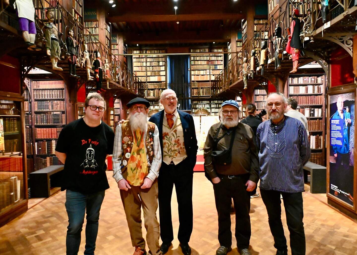 Antwerpse poesjenellen in ere hersteld met expo in Nottebohmzaal: “Nu ...
